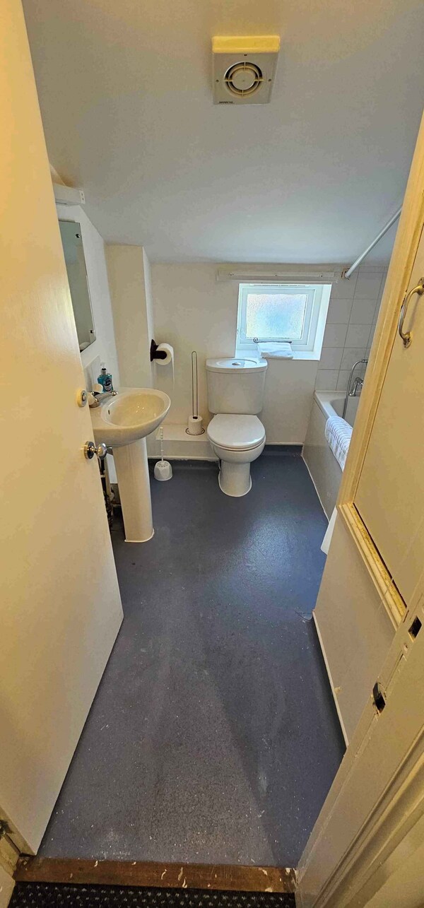 Plas Bellin Comfort Cottages  Kitchen & Bath  Wi-fi & Tv  Pet-friendly - Mold