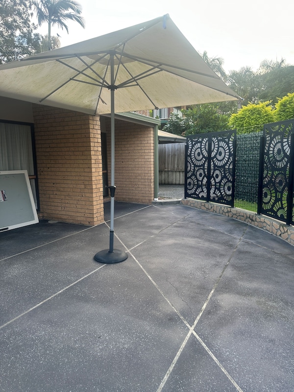 A Classic And Luxurious 4 Bedroom Ensuite House - Brisbane
