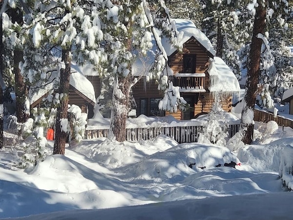 Cozy Spacious Cabin In Beautiful Wrightwood - Mountain High Resort, CA