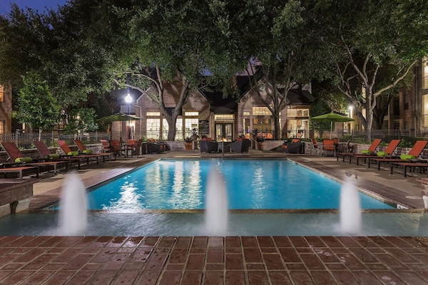Chic Cozy 1br Hidden Gem In Tmc/nrg - Bellaire, TX