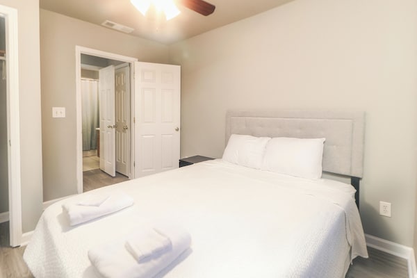Cozy 1-bedroom Apartment In Lovely Atlanta With Wifi, Ac - Buckhead, GA