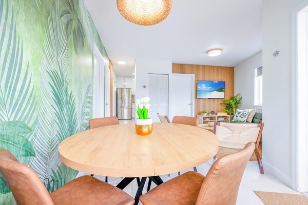 Tropical Property-  8 People 2 Bedrooms- Top Location - Parking - Laundry - Miami