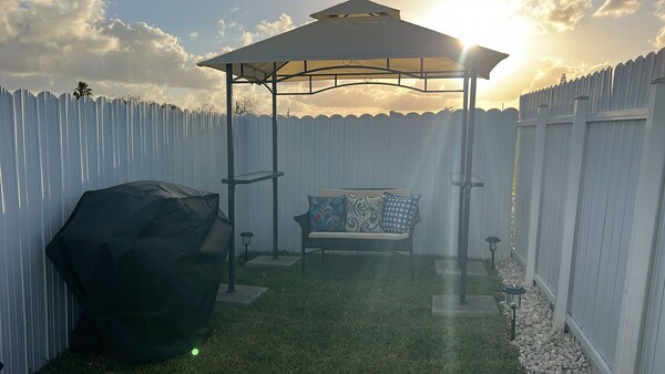 Cozy 1-bedroom Apartment In Fantastic Homestead With Wifi, Ac - Homestead, FL