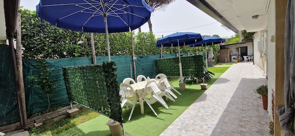 In Paestum Vacation Home Sleeps 9 200 Meters From The Sea And 1 Km Temples Paestum - Paestum, Salerne, Italy