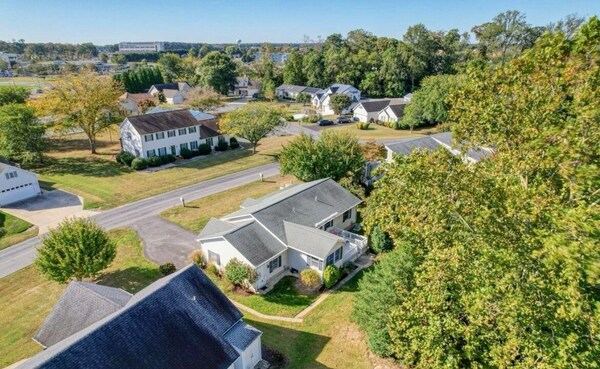 Colgate Cottage- Pet Friendly Rehoboth Beach 3 Bedroom Home W/ Community Pool - Lewes