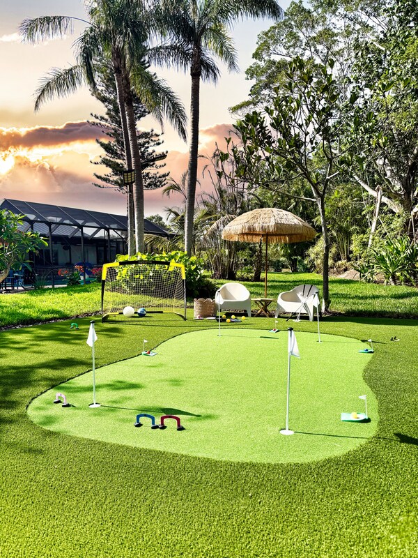 Stunning Newly Renovated 3beds Oasis With Heated Pool & Mini Golf Near The Beach - ブレーデントン, FL