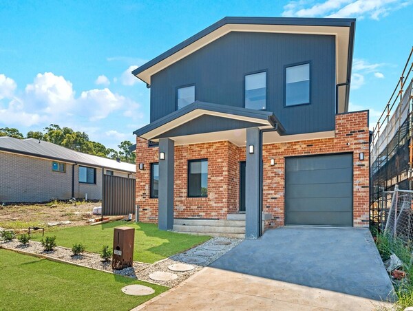 Kozyguru | Cobbitty | Brand New Stylish 4br House - Camden