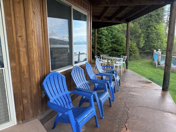 Lakeside Lodging Steps From The Water At Clipper Marina In Priest Lake Idaho - Priest Lake, ID