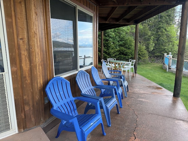 Lakeside Lodging Steps From The Water At Clipper Marina In Priest Lake Idaho - Priest Lake, ID