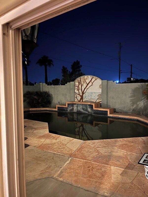 Downtown Phoenix Pool Suite - Phoenix, AZ