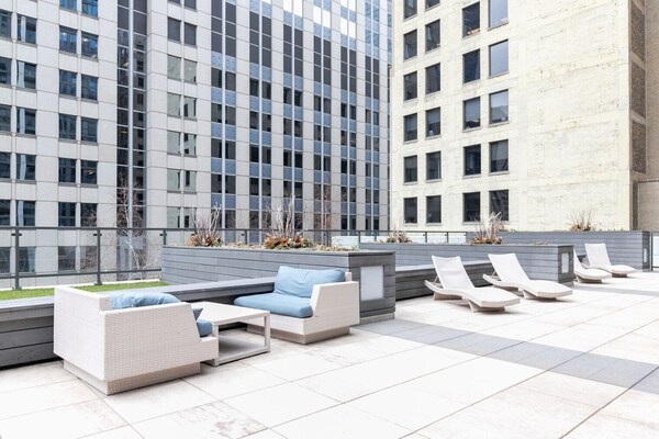 Blueground | Chicago Loop, Pool, Nr Chicago River - Chicago, IL