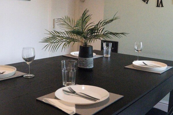 Cozy Manchester Retreat With 2 Bedrooms - イギリス マンチェスター