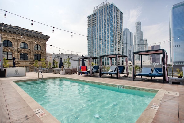 Blueground | Historic Core, Pool, Nr Grand Park - Lynwood, CA