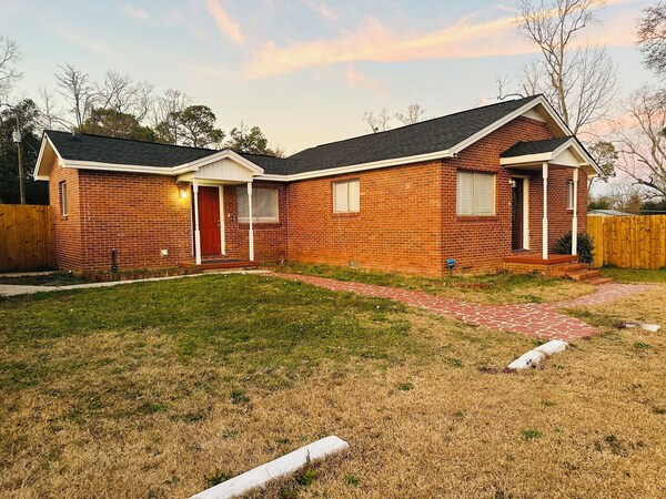 Charming 2-bedroom House With Wifi, Ac In Pleasant Warner Robins - Bonaire, GA