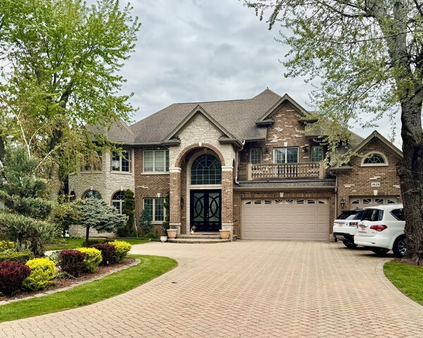 Luxury 5br Family Getaway  Heated Pool, Hot Tub, Fire Pit, Game Room, - Hoffman Estates, IL