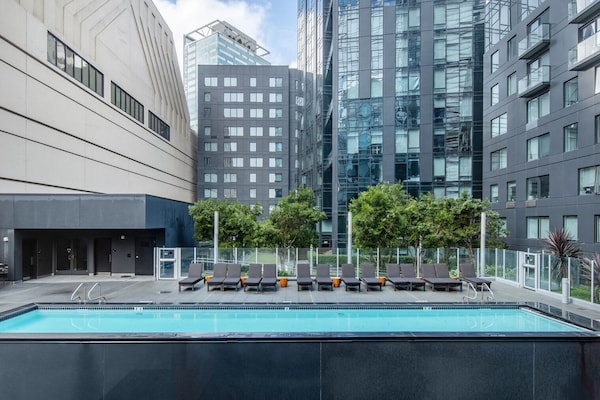 Blueground | Soma, Pool, Nr Civic Center - San Francisco, CA