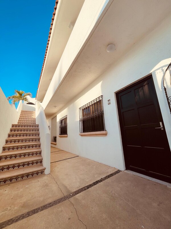 Cozy Bedroom For Rent. 5 Min From The Beach - Cabo San Lucas