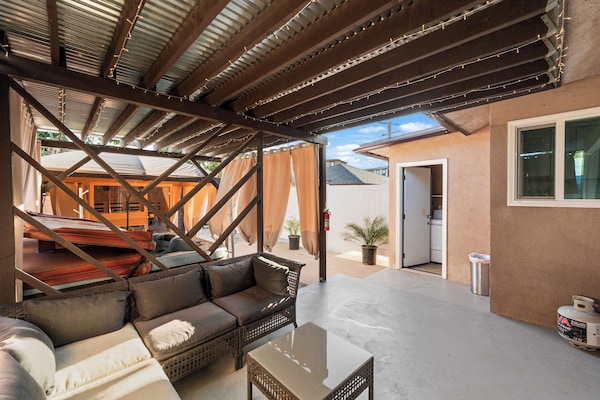 Spacious 4br Retreat In Pomona- Sauna + Hot Tub + Massage Chair - Claremont, CA