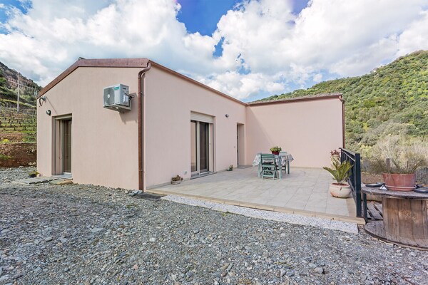 Farmhouse Tra I Vignetti Del Cannonau Di Jerzu - Bari Sardo