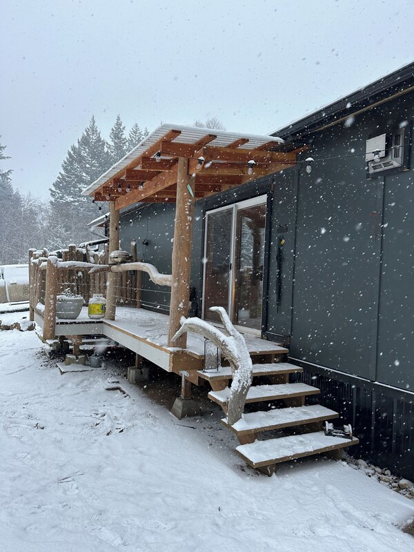 Cozy Rustic Suite (Pet-friendly)on A 5 Acre Farm In The Beautiful Comox Valley. - Courtenay