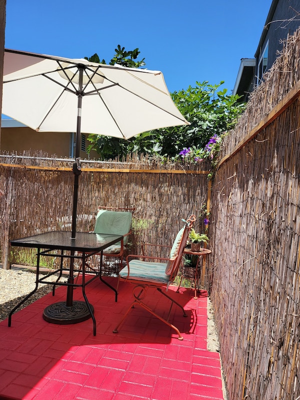 Your Perfect Lawndale Escape Cozy & Private! - Redondo Beach, CA