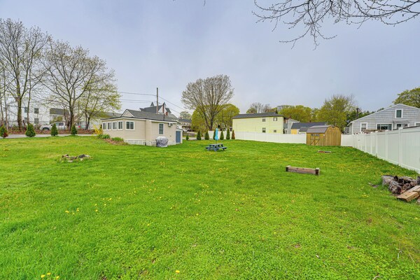 Large Yard: Walkable Cottage In Old Orchard Beach! - Scarborough, ME