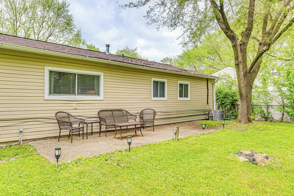 8 Mi To Dtwn Indianapolis: Family Home W/ Yard! - Avon, IN