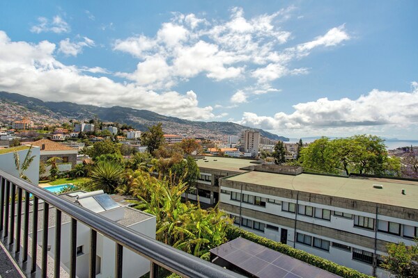 Apartamento Estudio '6' Con Vistas Al Mar, Piscina Compartida Y Wi-fi - Madeira