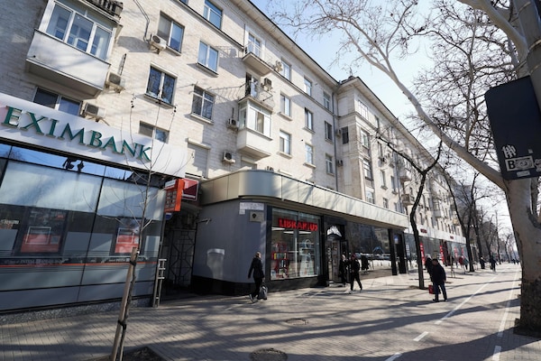 Step Out To Stores & Parks Top - 1br On Blvd - Chișinău