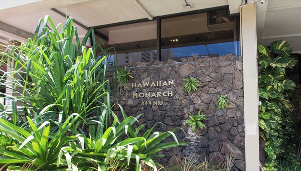 Canoe Palms Waikiki Pool, Gym, Wifi, Ac - Kailua, HI