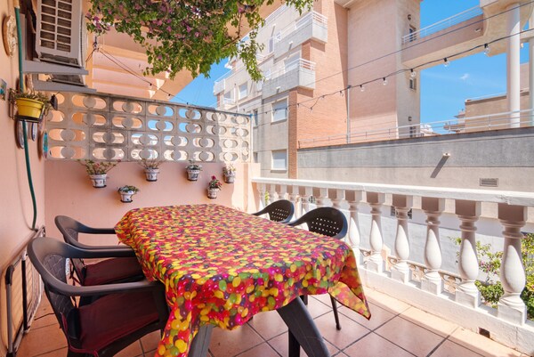Maison De Vacances 'Avinyo' Avec Vue Sur La Mer, Wi-fi Et Climatisation - Miramar