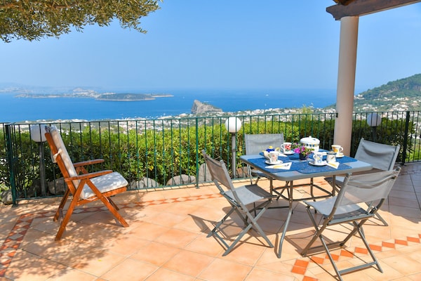 Villa 'Bianca -Un Angolo Di Paradiso' With Sea View, Wi-fi And Air Conditioning - Ischia