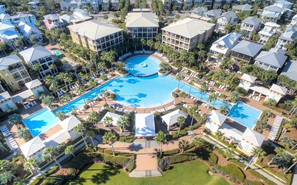 Dunn Inn 2 By Avantstay | Walk To Beach, Pool Access, Sleeps 17! - Alys Beach