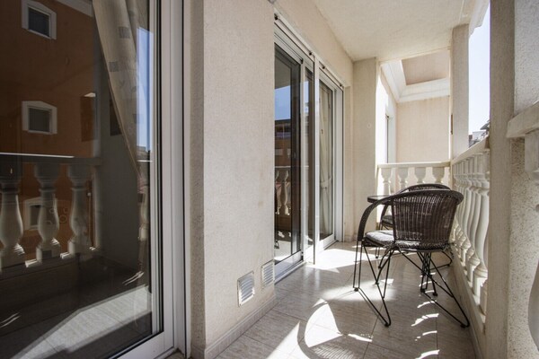 Two-bedroom Apartment 200 Meters From The Sea And The Beach! - Torrevieja
