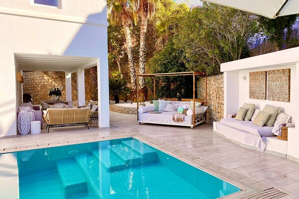 Villa En Ibiza Con 4 Habitaciones, Capacidad 12 - Islas de Ibiza