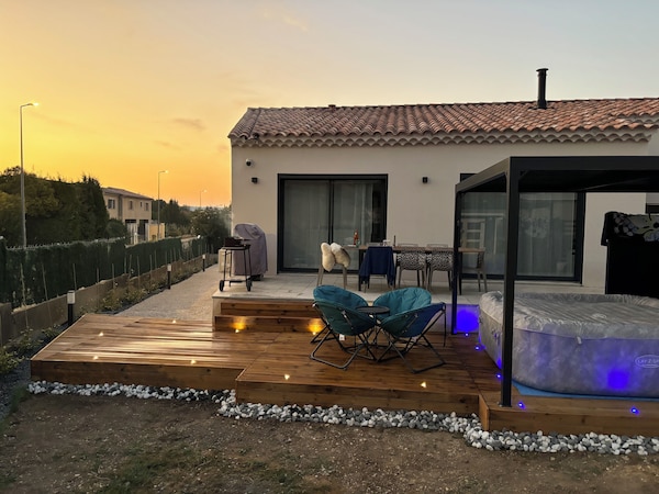 Chic Getaway In Villa Lumina, 4/5 People. - Orange