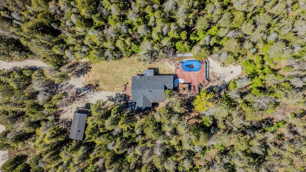 Rustic Vibes W\/ Pool & Hot Tub - Tobermory - Tobermory