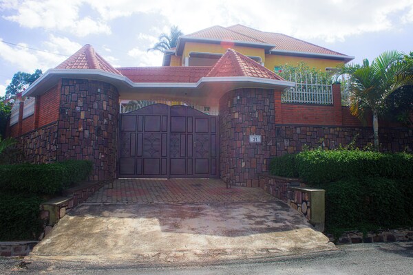Villa Arche De Noè-family Vocation House- Room Or Entire House- Budget-friendly - Kigali