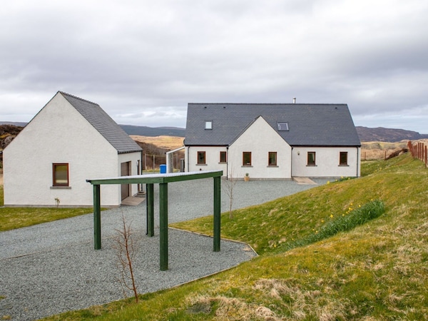 Stunning Private Villa For 5 People With Wifi, Tv And Parking - Skye