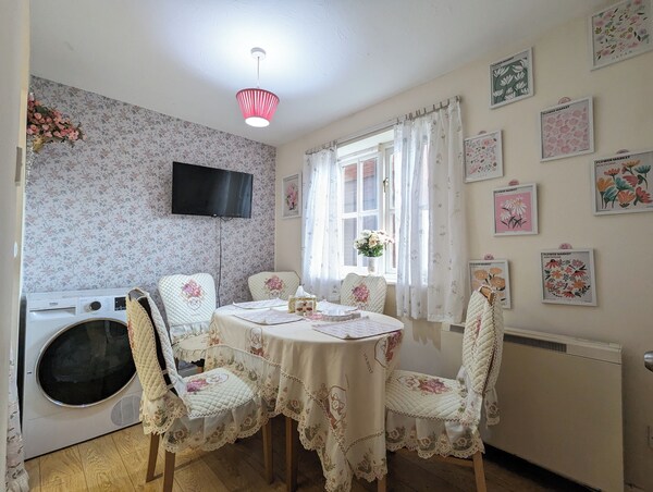 This Apartment Is A 3 Bedroom(s), 1 Bathrooms, Located In Liverpool, . - Sefton Park - Liverpool