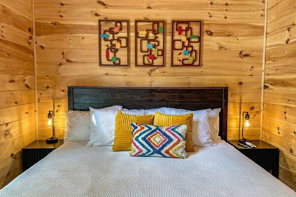 Hot Tub  Dog-friendly  Free Dollywood Ticket  Perfect For 2 (Dragonfly) - Cosby, TN