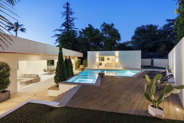 New Listing! Mountainside Manor By Colby & Conrad - Beverly Hills, CA