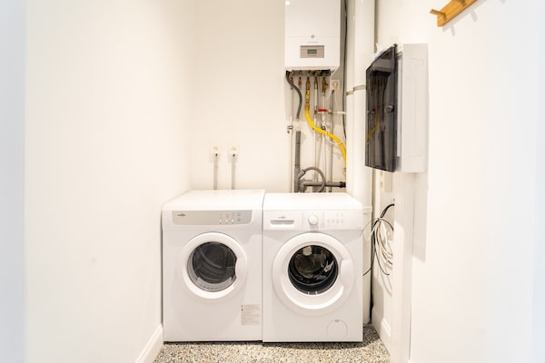 Family-friendly 2-bedroom Apartment In Antwerp - Kapellen