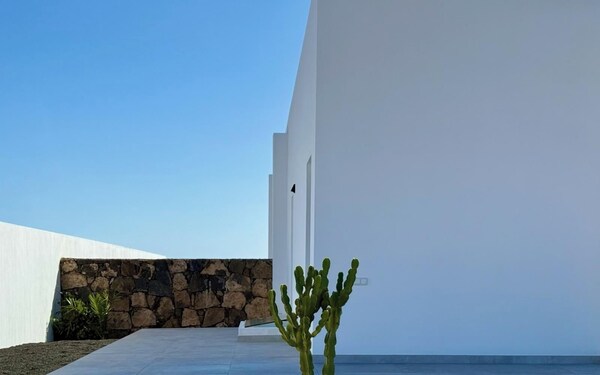 Canaryislandshost L Calma - Costa Teguise