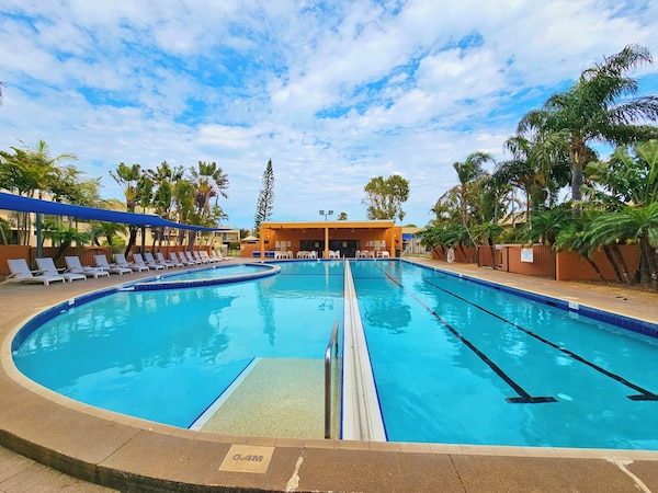 Waterfront | Sleeps 5 | Resort Pool | Wifi - Kalbarri