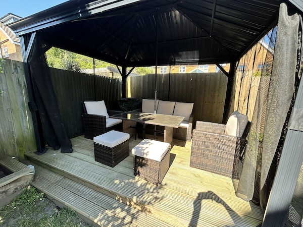 Lymington Escape, Garden Views & Modern Comfort - Lymington