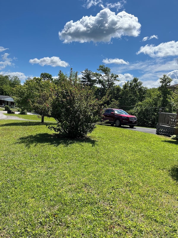 Charming 3-bedroom House With Wifi, Ac In Pineville Kentucky - Pine Mountain State Resort Park, Pineville
