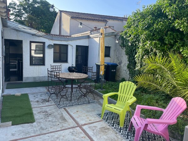 Charming Echoppe Rochelaise + Studio 15 Minutes From Historic Beach & Parks. - La Rochelle