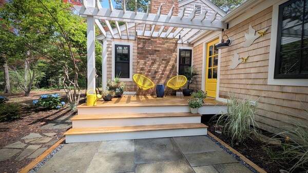 Silly Goose: Beach Days, Game Nights & Chill With A/c, Wi-fi & Room For 8! - Eastham, MA