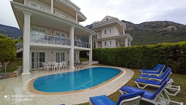 Spacious 5-bedroom Villa With Wifi And Ac In Serene öLüdeniz - Çalış Beach